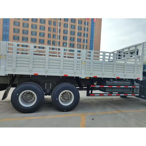 Quality Howo Full Drive Cargo Box Truck 400 HP 4 Axle for sale
