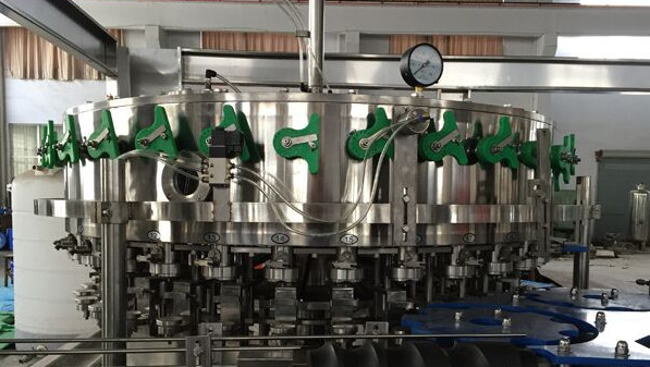 Quality Equal Pressure 750ml Soda Can Filling Machine hygienic safety for sale