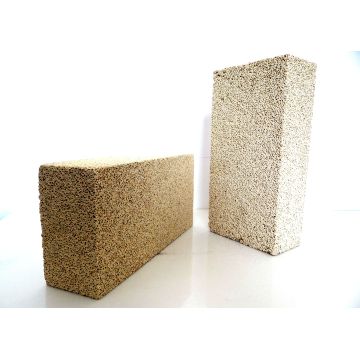 Quality 230*114*65mm 1380C Insulating Refractory Brick Heat Absorbing Bricks for sale