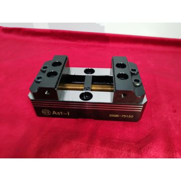 Quality Riser Self Centering Vise Reversible Dovetail Vise Jaws For 5 Axis Cnc Working for sale