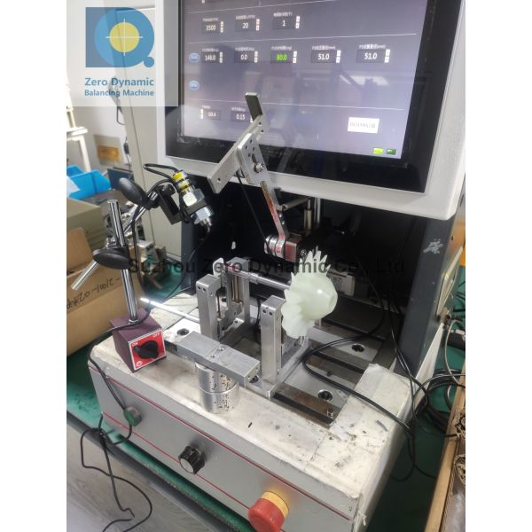 Quality Soft Bearing Rotor Balancing Machine High Precision Belt Drive Rotor Balancer for sale