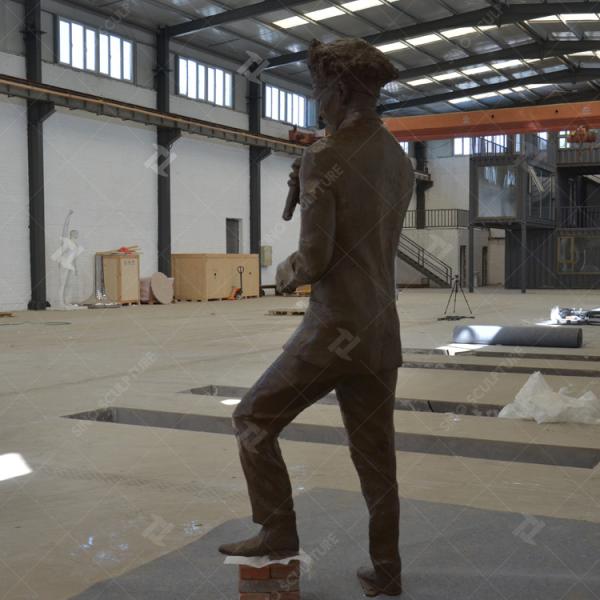 Quality Life Size Customized Casted Bronze Figure Statue Monument Statue for sale