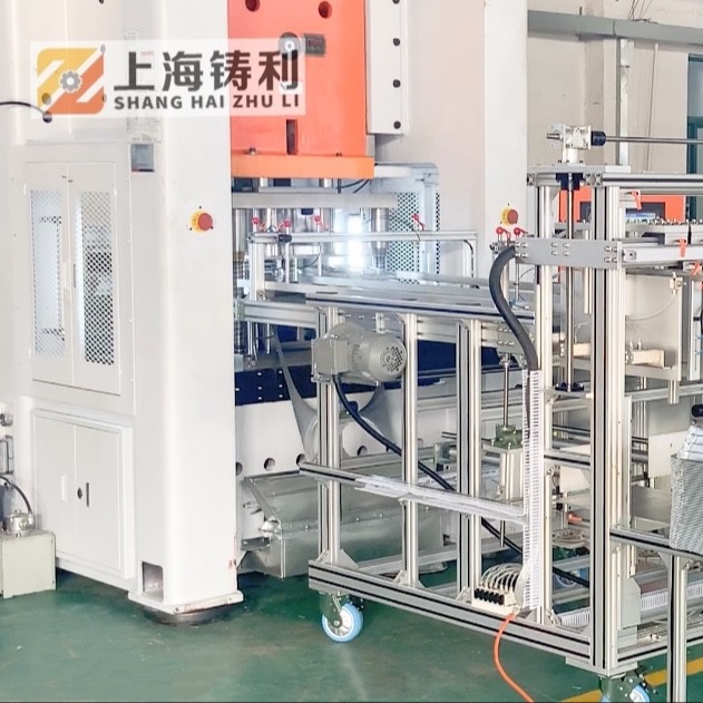 Quality 65 TIMES /MIN Silver Foil Box Making Machine Aluminum Container Machine for sale