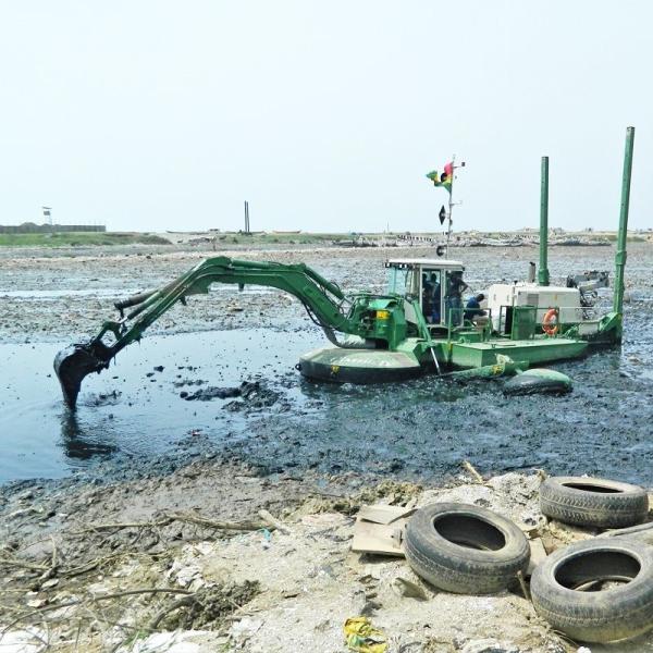 Quality Amphibious Dredger Equipped with Siemens PLC and Hydraulic Cutter Head for sale