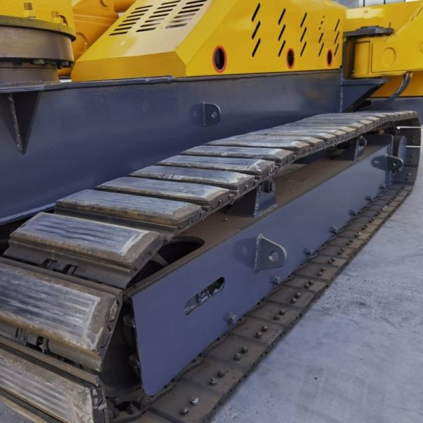 Quality 30% Maximum Gradeability 5 Ton Spider Crane 250 KW Engine Power for Heavy for sale