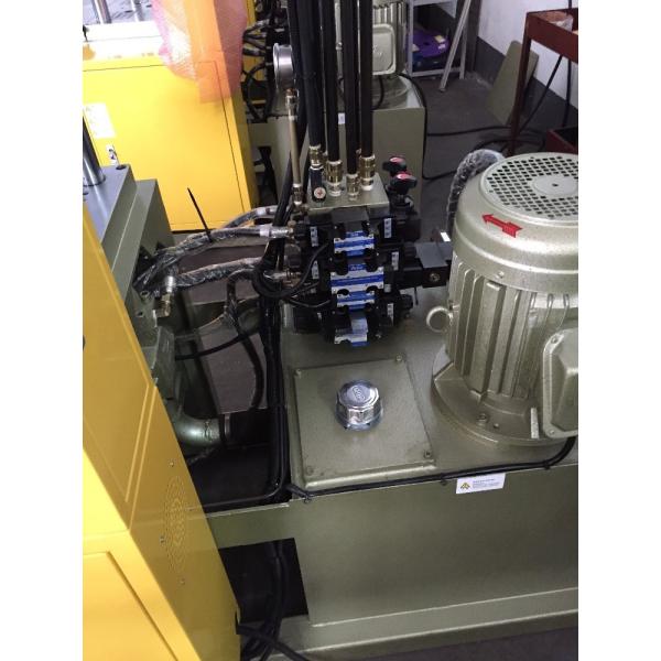 Quality Bimetallic Screw And Barrel Vertical Plastic Injection Molding Machine 45T for sale