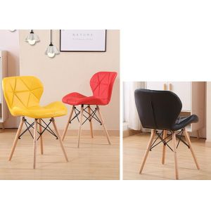 Quality Scratch resistant Eames Dining Chair , Coloured Plastic Dining Room Chairs for sale