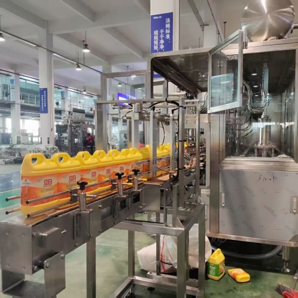Quality Factory Made 1-5L Detergent Liquid Filling Machine With Capping and Lableling for sale