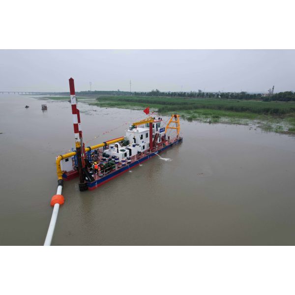Quality 2000M Discharge Distance Cutter Mini Dredging Machine With 200 Pipe 205KW Diesel Powered for sale