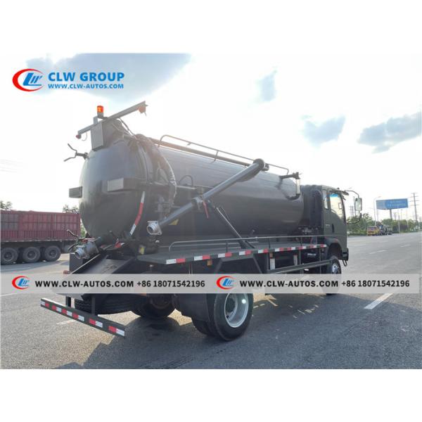 Quality HOWO 4X4 Off Road Sewer Vacuum Truck 8m3 for sale