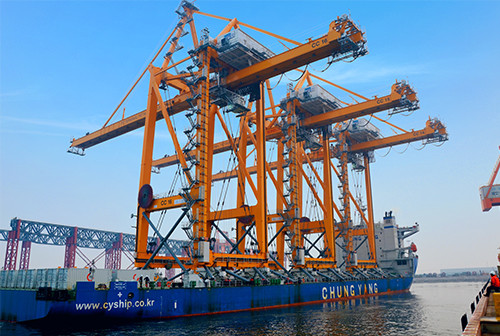 Quality Customizable Wireless Remote Controlled Electric Bridge Shore Crane With 17M Lifting Height for sale