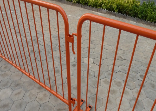 Quality HGMT Interlocking Hinge Crowd Barrier Fencing for sale
