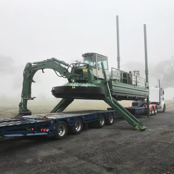 Quality Diesel Engine Power Hydraulic Amphibious Dredger with Optional Bucket for sale