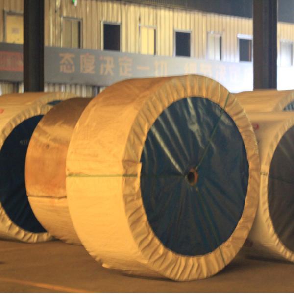 Quality Package Black Rubber Conveyor Belt with Sidewall and Transparent Bags for sale