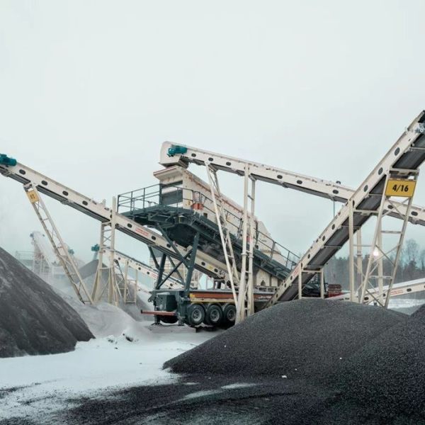 Quality Advanced Technology Mobile Jaw Crusher with Vibrating Screen and Feeder 1 for sale