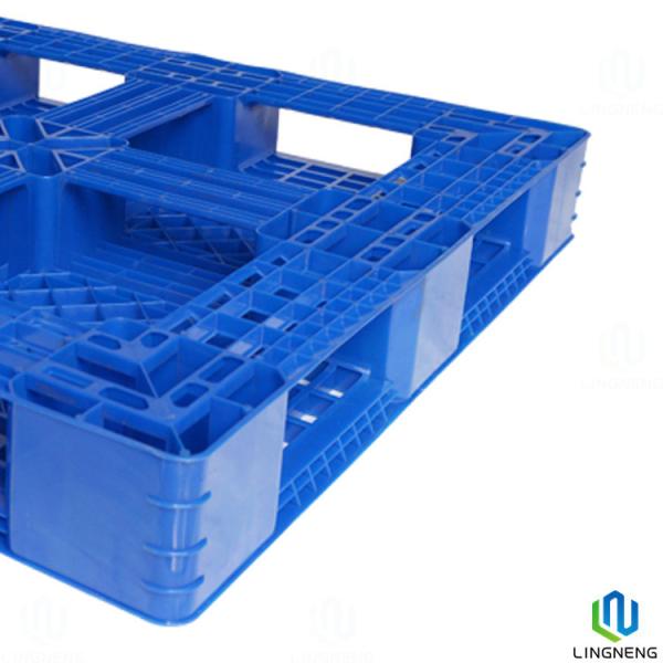 Quality Single Face Industrial Plastic Pallet 4 Way Entry 1100*1100*150mm for sale