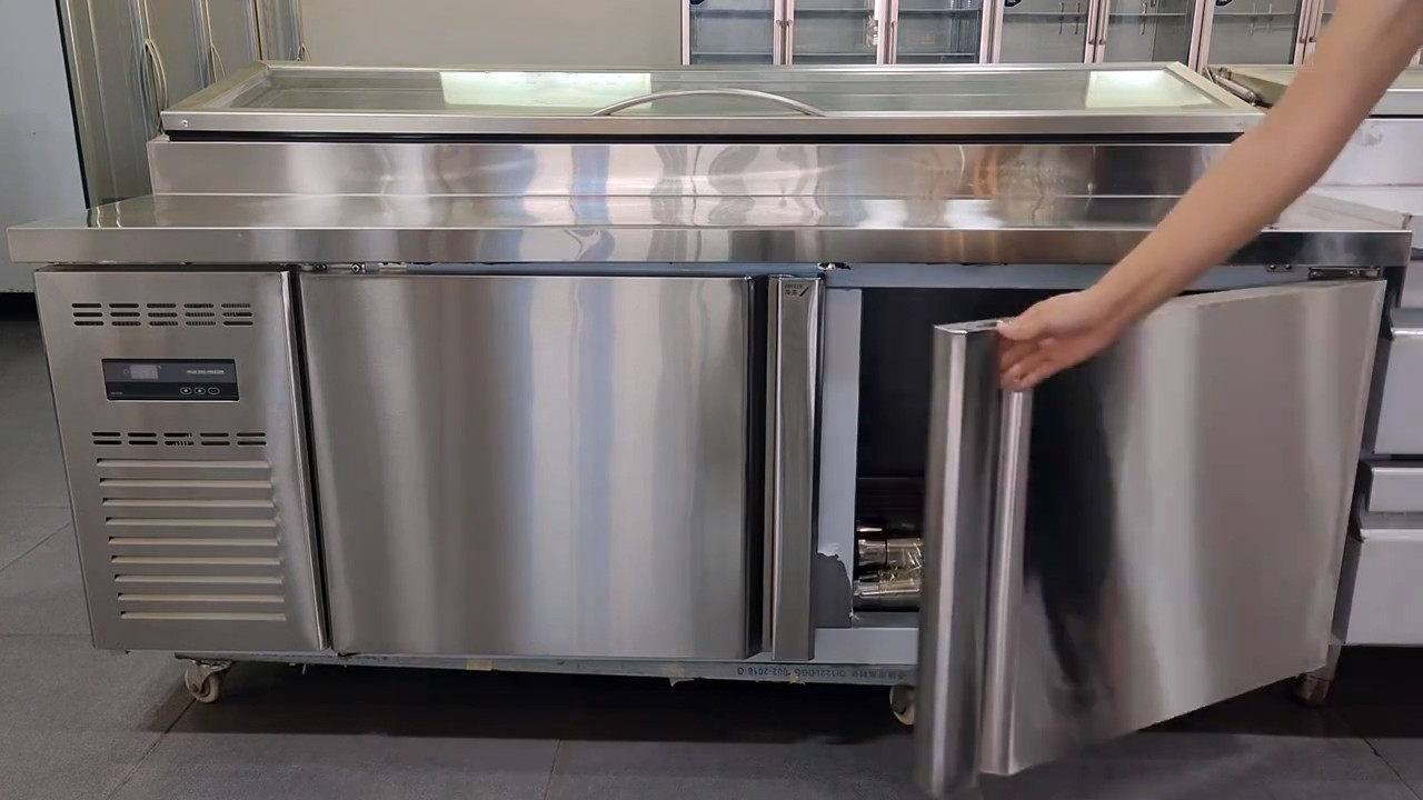 Quality 2 Doors Desktop Salad Bar Refrigerator with Double-temperature 2~8℃/-6~-15℃ for sale
