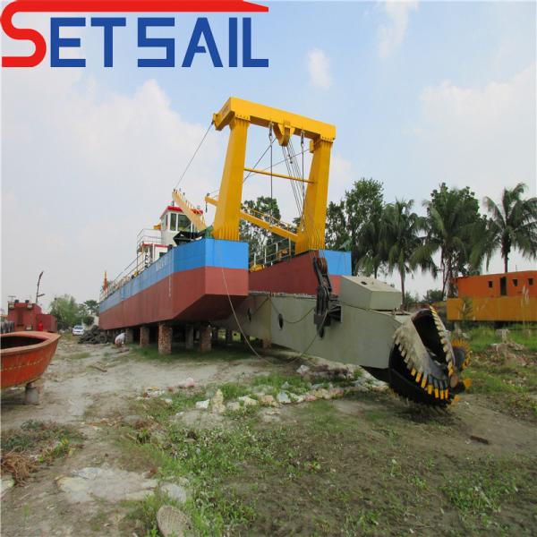 Quality 18 Inch Cutter Suction Dredger Design with Hydraulic Diesel Engine and Siemens PLC for sale