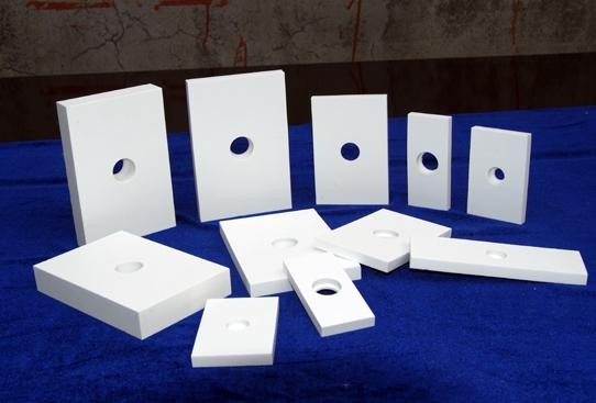 Quality Custom Corundum Refractory Ceramic Ball / Rods / Tube / Lining Bricks for sale
