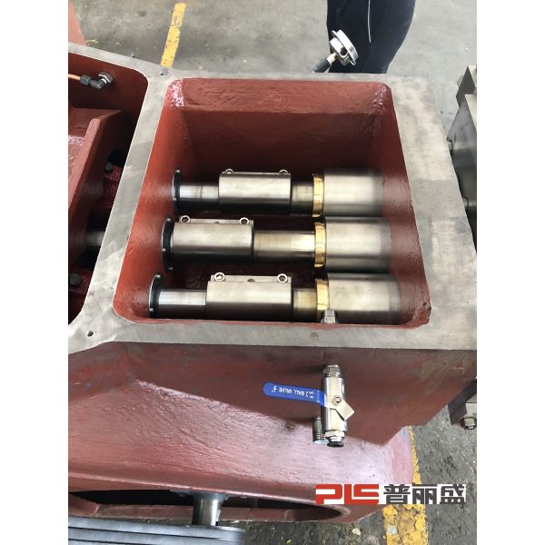 Quality Horizontal High Pressure Homogenizer with Hydraulically Controlled Pressure for sale