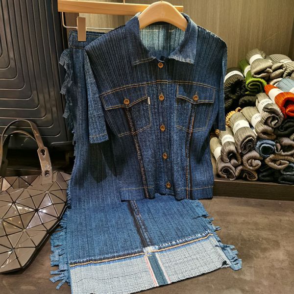 Quality Vintage New Style Denim Pleated Suit Women's Single Breasted Short Sleeve Top + Fringe Skirt Two-piece Set for sale