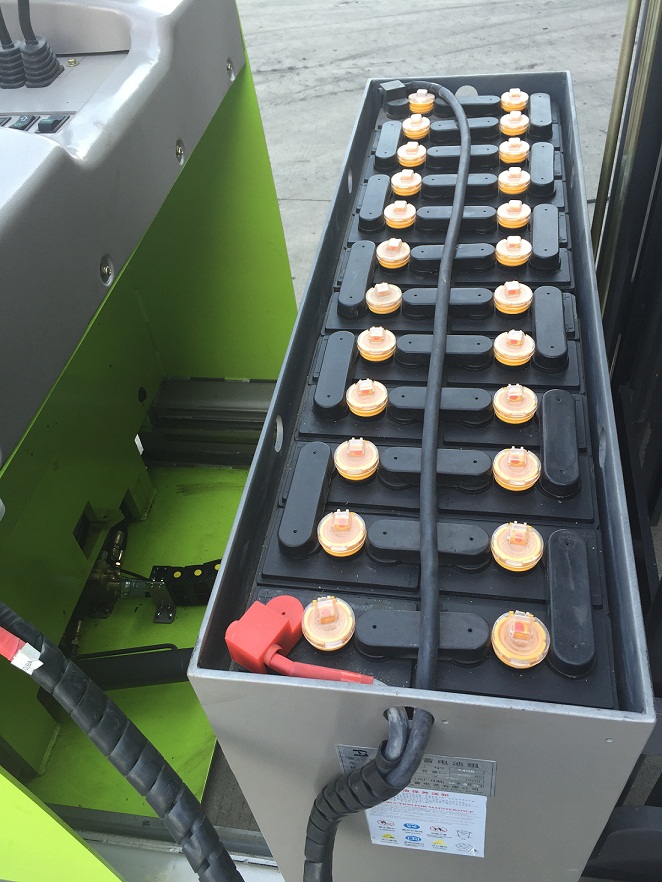 DB15 1.5T 2T 2.5T 24V Fully Electric Pallet Stacker Forklift Easy to Operate 