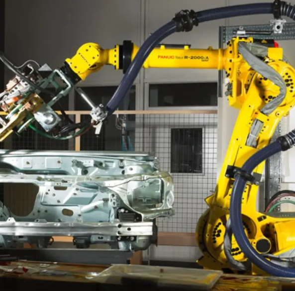 Quality Industrial Robot FANUC R-2000iC/165F Material Handling Loading and Unloading for sale