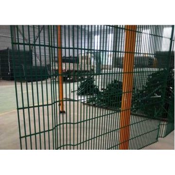 Quality Railway Station 690N/M2 Barbed Wire Mesh Fencing 2200mm High for sale