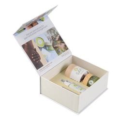 Quality Elegent Square Cosmetic Packaging Box Foldable Magnetic Gift Box for sale
