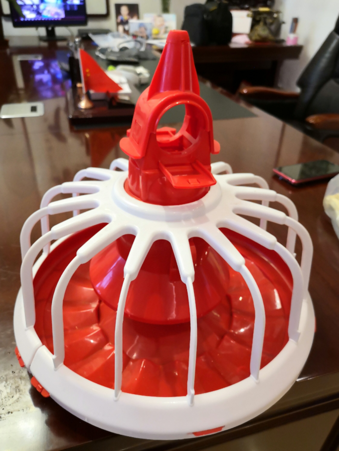 2.5 Quarts Round Poultry Food Dish 20