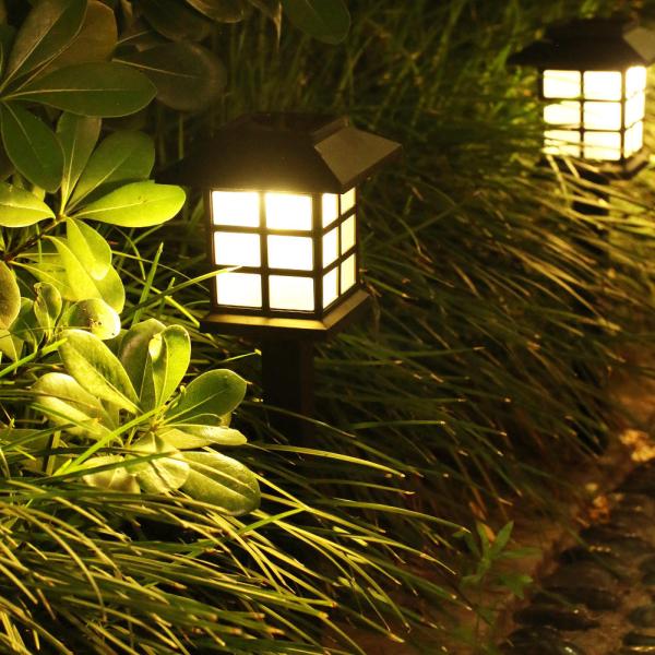 Quality Ambient-Sensing Solar Light with RGB Color-Changing Garden & Courtyard for sale