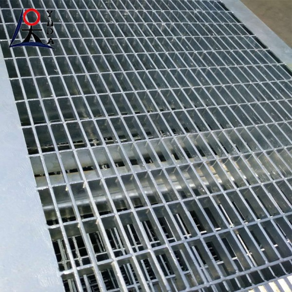 Quality Hot Dipped Galvanized Expanded Steel Grating Mesh Road Trench Drain Grating Cover Floor for sale