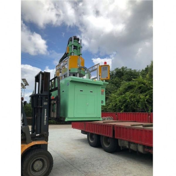 Quality Upright Plastic Upright Plastic Toy Making Injection Molding Machinery 120Tons for sale