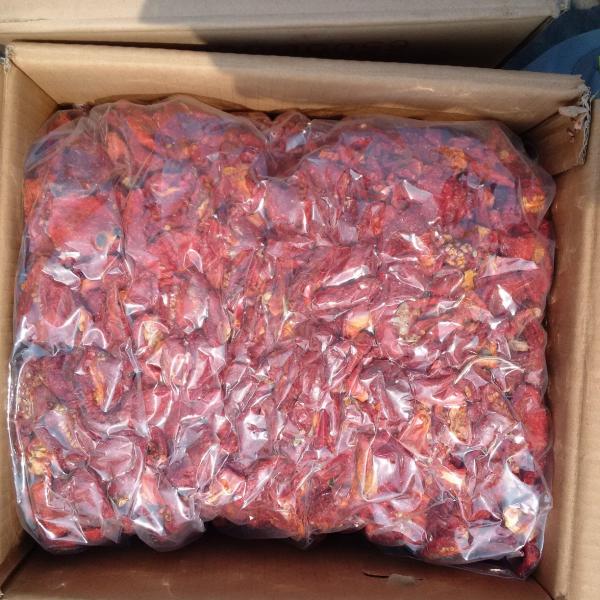 Quality Bright Red Sun Dried Tomato Flakes , Food Dehydrator Tomatoes for sale