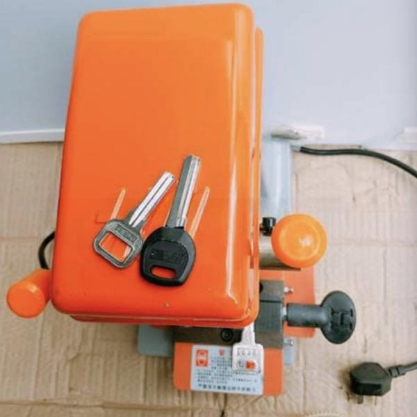 Quality 180W Motor Power 368A Vertical Key Cutting Machine Duplicate Key Maker Locksmith for sale