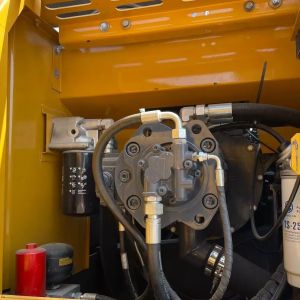 Quality Yellow Color 1950rpm Used XCMG Excavator XCMG215 Mini Crawler Digger 21450kg for sale