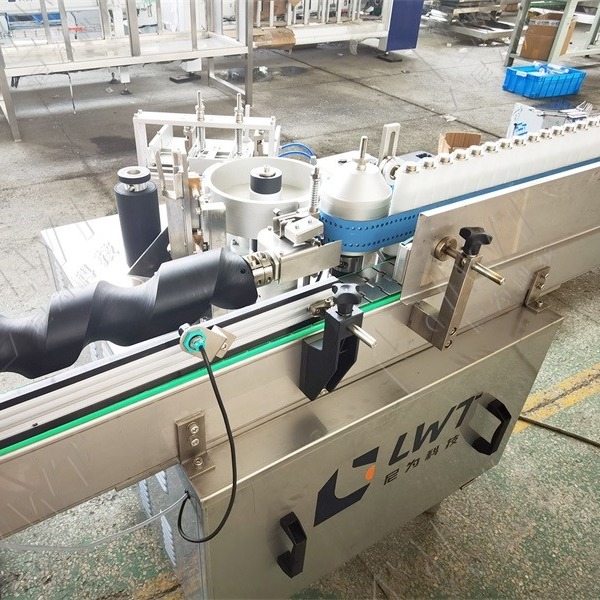 Quality Vertical Wet Glue Automatic Labeling Machine For Boxes Can for sale
