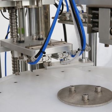 Quality Multifunctional Syringe Gel Filling and Capping Machine Line with Motor Core for sale