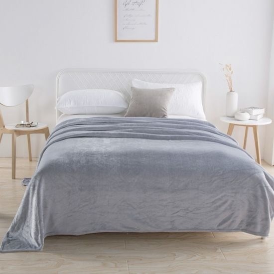 Quality Wholesale Custom Size 350GSM Solid Color Polar Fleece Blanket for sale