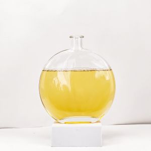 Quality Clear 700ml Glass Bottle for Vodka Tequila Rum Liquor Spirit Whisky Bottle for sale