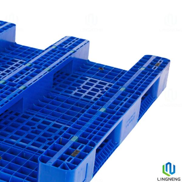 Quality Durable Large Plastic Pallets Heavy Duty 1300*1100*160mm With Heavy Load for sale
