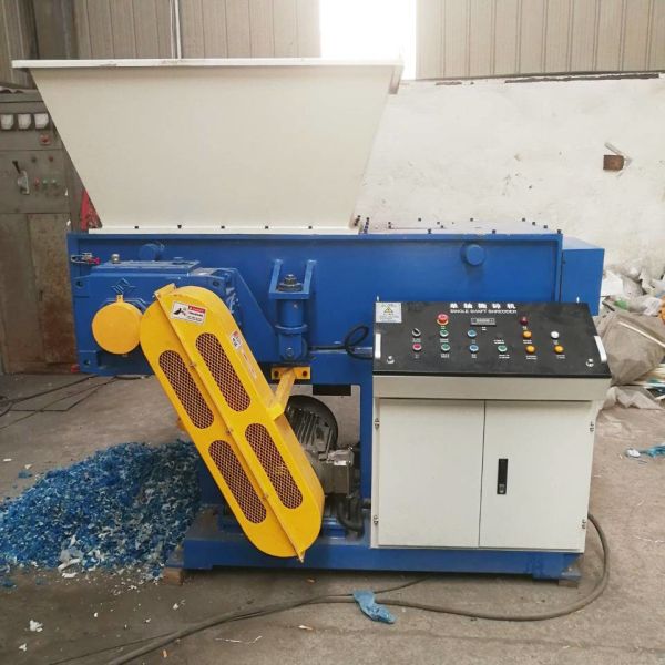 Quality 22KW Single Shaft Shredder Machine for E-waste Recycling Customize Waste Plastic Pallets for sale