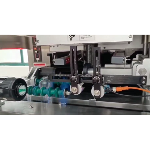 Quality 3600 pcs/Hour 2.5KW Automatic Bottle Shrinking Machine with Sleeve Labeling for sale