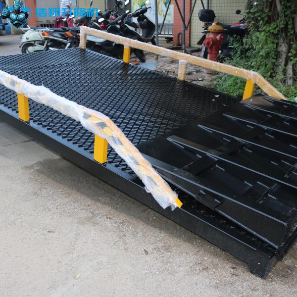 Quality 10T-10M Customized Black Segmented Portable Loading Docks Hydraulic Dock Ramp for sale