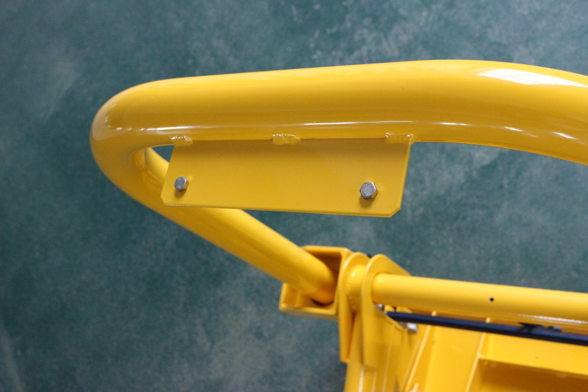 Quality Foldable 660mm Width Portable Vehicle Barricade with Electrostatic Spraying for for sale