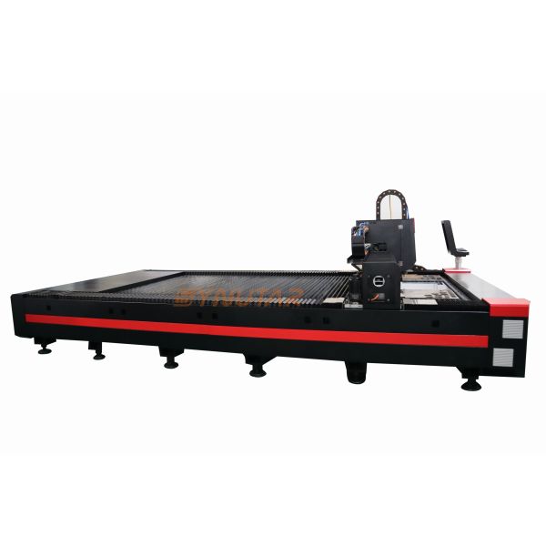 Quality 4000W Water Cooling Fiber Laser Cutting Machine with Cypcut Control System /1500*3000mm Cutting Area for sale