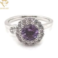 China Trendy 18k Diamond Wedding Bands For Women factory