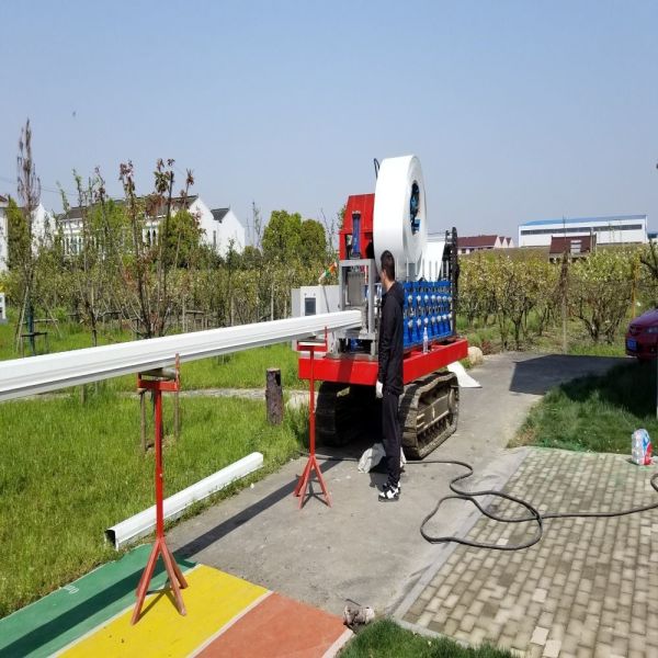 Quality 5000kg Mobile Guard Gutter Rolling Machine For Tile Forming for sale
