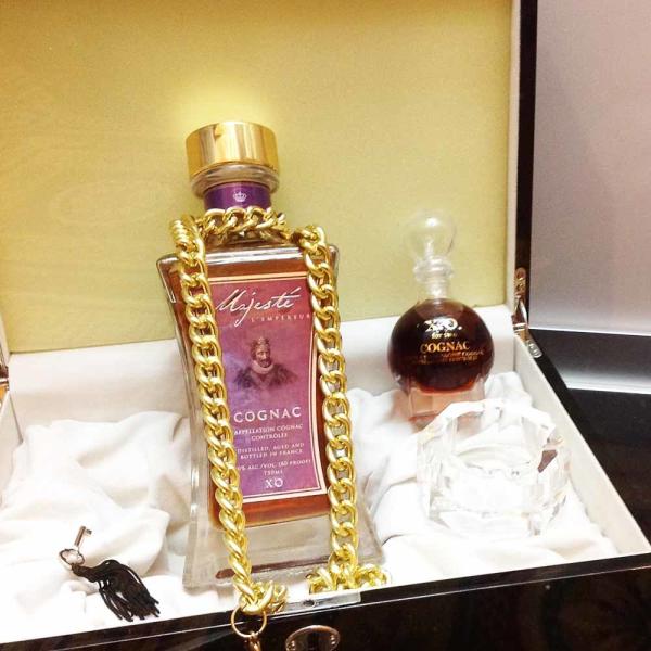 Quality Majeste XO Brandy Glass Bottle Flint Glass Decanter 1200g for sale
