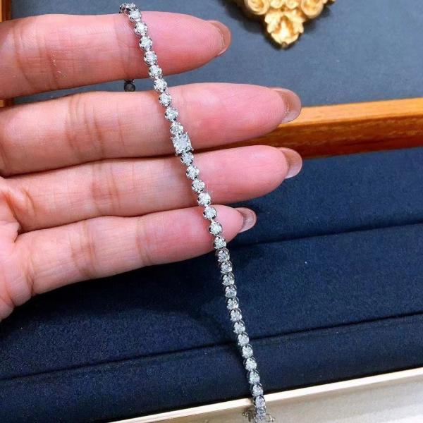 Quality Round Shape Princess Cut Diamond Bracelet Decoration Must-Have with US Currency for sale